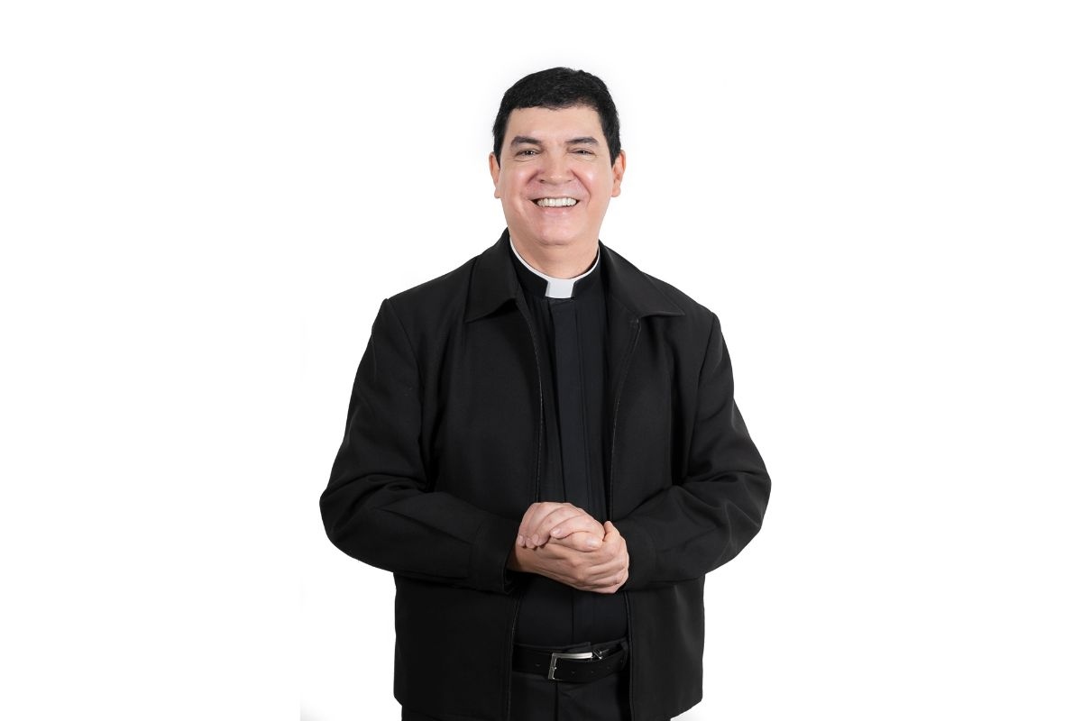 Padre Nino é apresentado na Paróquia Divino Pai Eterno, em Piracicaba ...