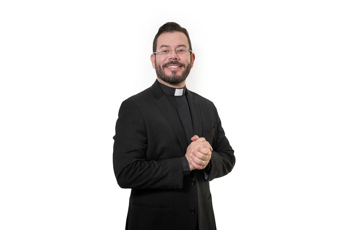 Padre Gutemberg assume o ofício de pároco na Paróquia Nossa Senhora ...