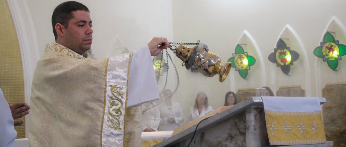 Padre Rodrigo Françóia é o novo vice-chanceler do bispado na Diocese de ...